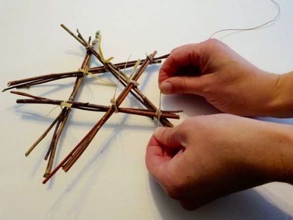 How to Make Rustic Stars Out of Twigs | Single Girl's DIY