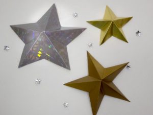 How to Make 3D Folded Paper Stars | Single Girl's DIY