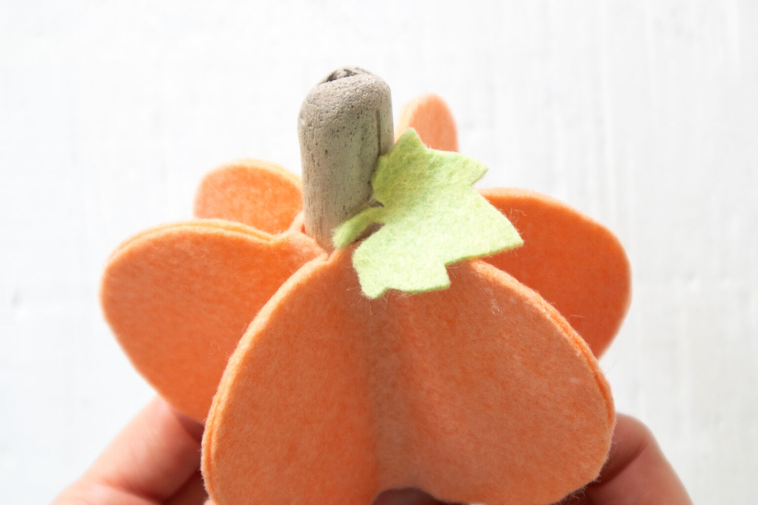 Easy 3D Felt Pumpkins (Free Pattern) - Single Girl's DIY