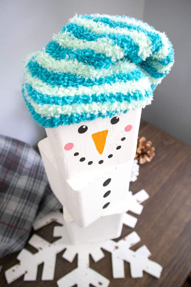 DIY Wood Block Snowman: Reversible Cricut Winter Craft - Single Girl's DIY