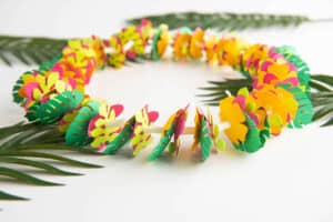 DIY Paper Hawaiian Necklace Lei - Single Girl's DIY