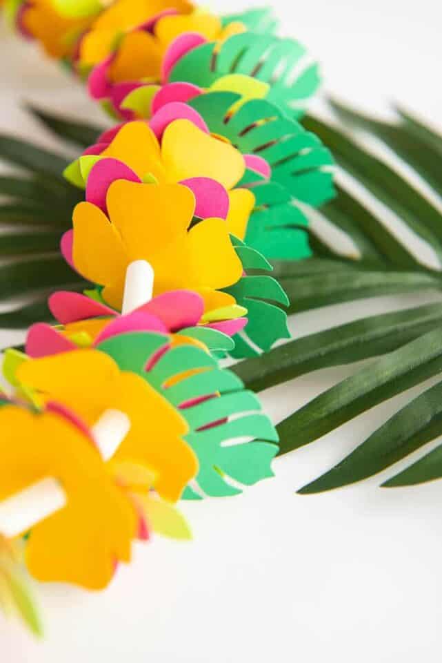 DIY Paper Hawaiian Necklace Lei - Single Girl's DIY