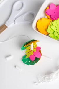DIY Paper Hawaiian Necklace Lei - Single Girl's DIY