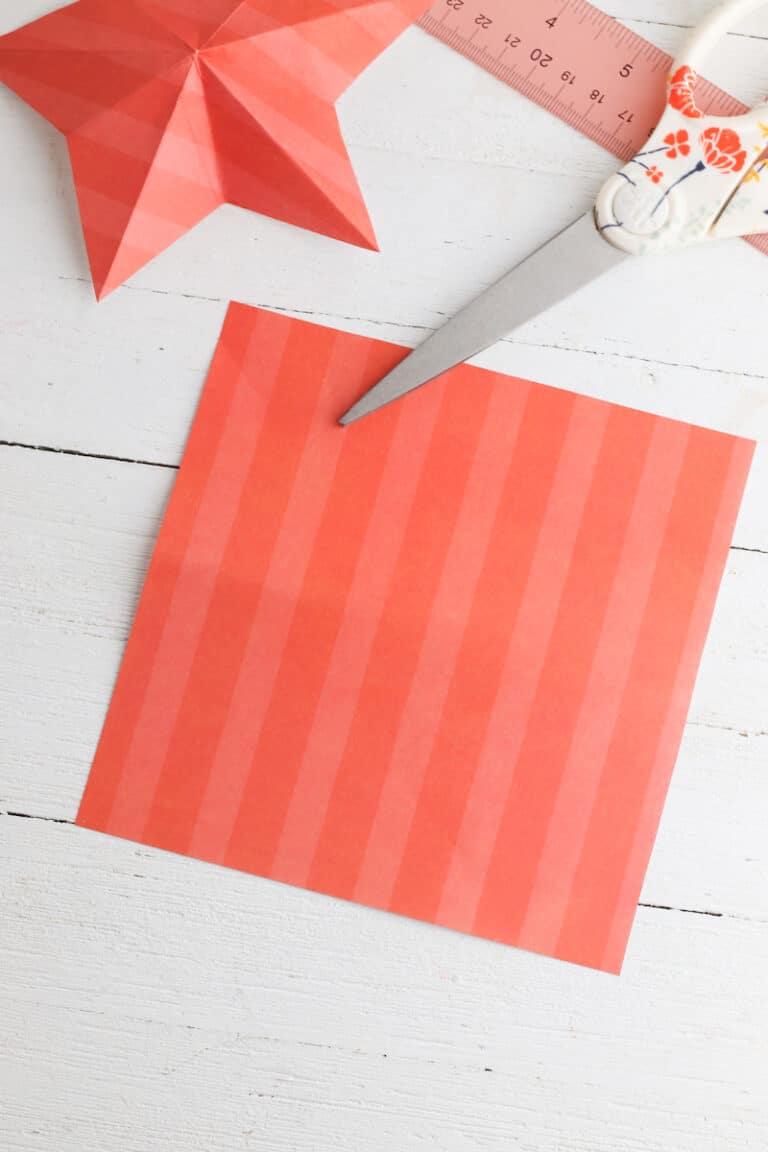 How to Make 3D Folded Paper Stars - Single Girl's DIY