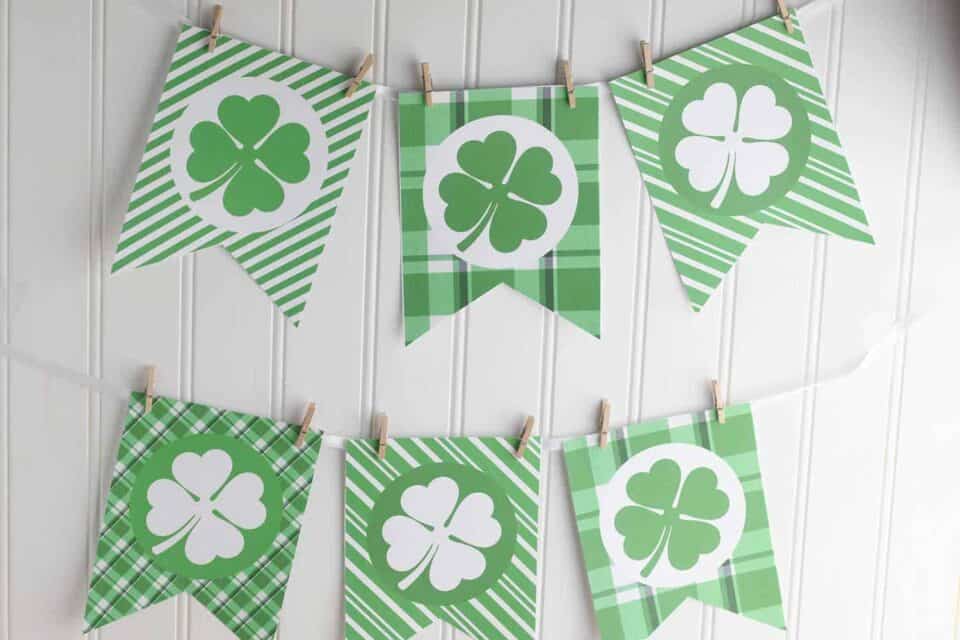 Free Printable St. Patrick's Day Banner - Single Girl's DIY