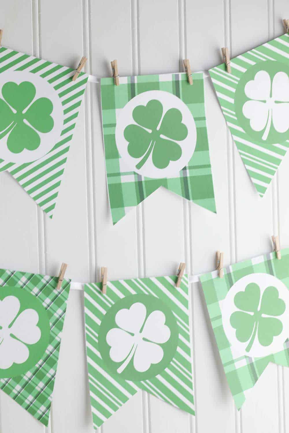 Free Printable St. Patrick's Day Banner - Single Girl's DIY