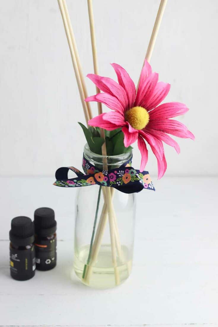 Easy DIY Reed Diffuser - Single Girl's DIY