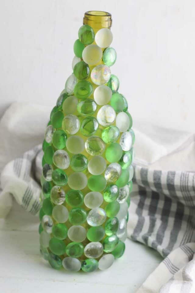How to Make Wine Bottles Decorated with Glass Beads - Single Girl's DIY