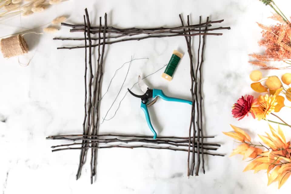 DIY Square Wreath for Front Door in Autumn - Single Girl's DIY