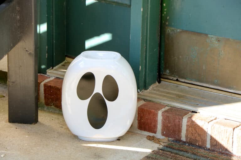 DIY Outdoor Ghost Decorations for Halloween (So Inexpensive!) - Single ...