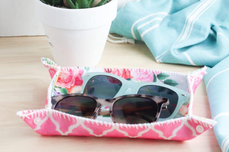 Hand Stitched Felt Valet Tray: No Sewing Machine Needed! - Single Girl ...