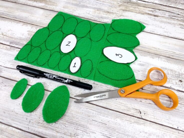 DIY Miniature Felt Succulents in Pots - Single Girl's DIY