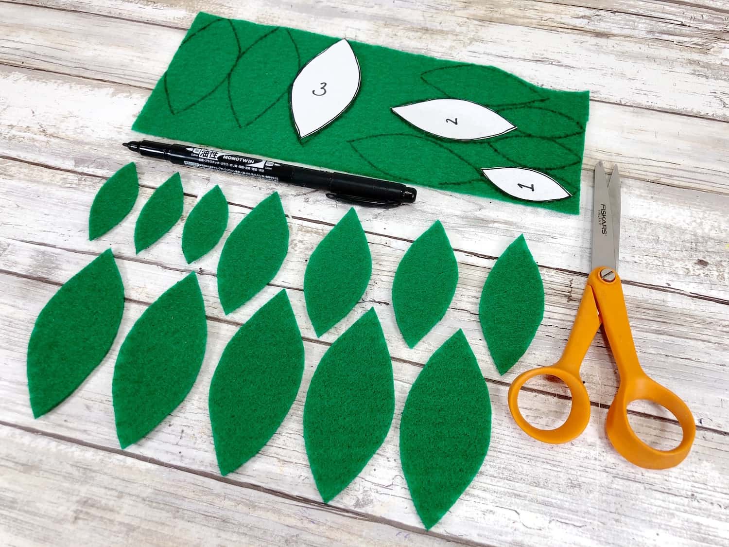 DIY Miniature Felt Succulents in Pots - Single Girl's DIY