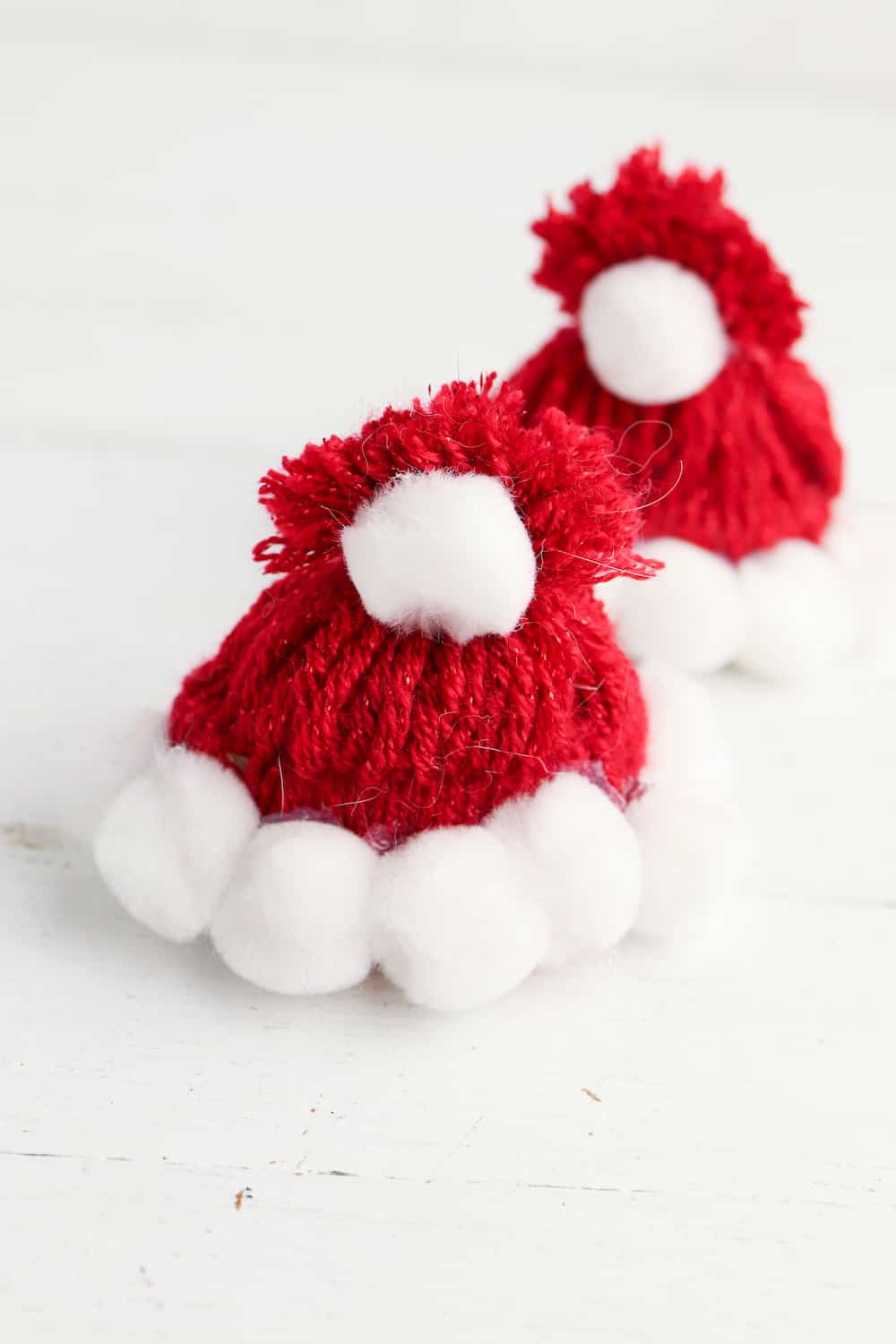 No-Sew Santa Hat Ornaments: 3 Easy Steps - Single Girl's DIY