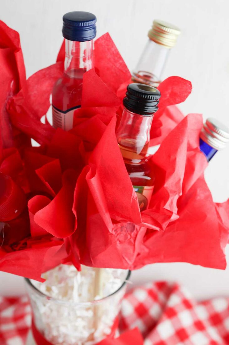 How to Make a Booze Bouquet (Perfect Valentine's Day Gift for Guys ...