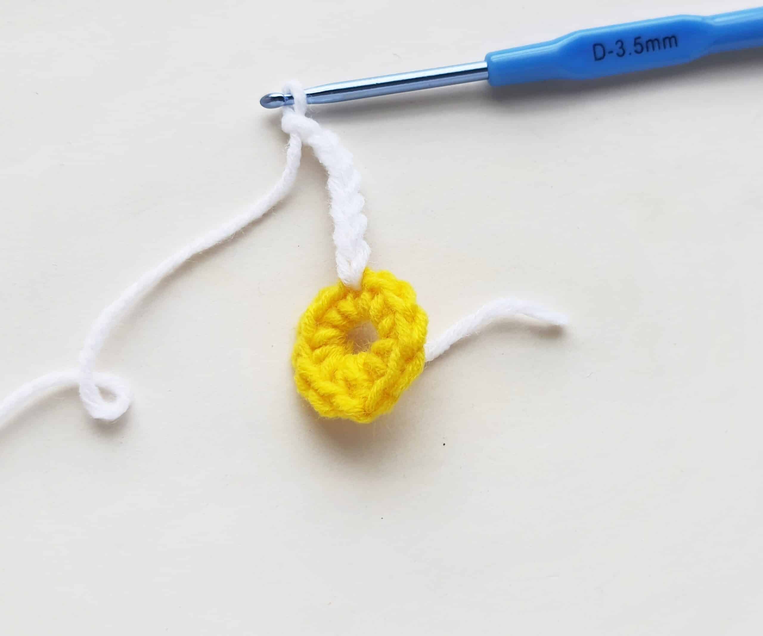 Easy Daisy Crochet Pattern - Single Girl's DIY