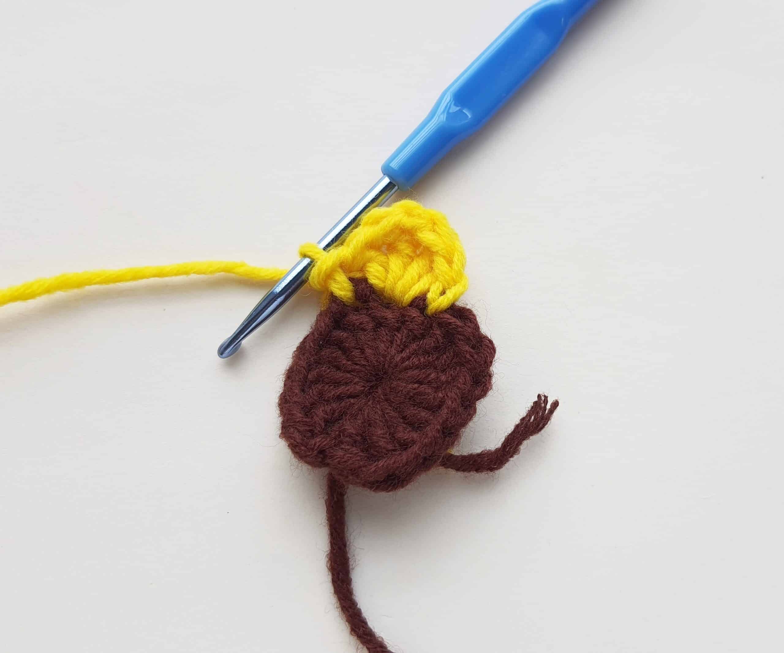 Easy Sunflower Crochet Pattern - Single Girl's DIY