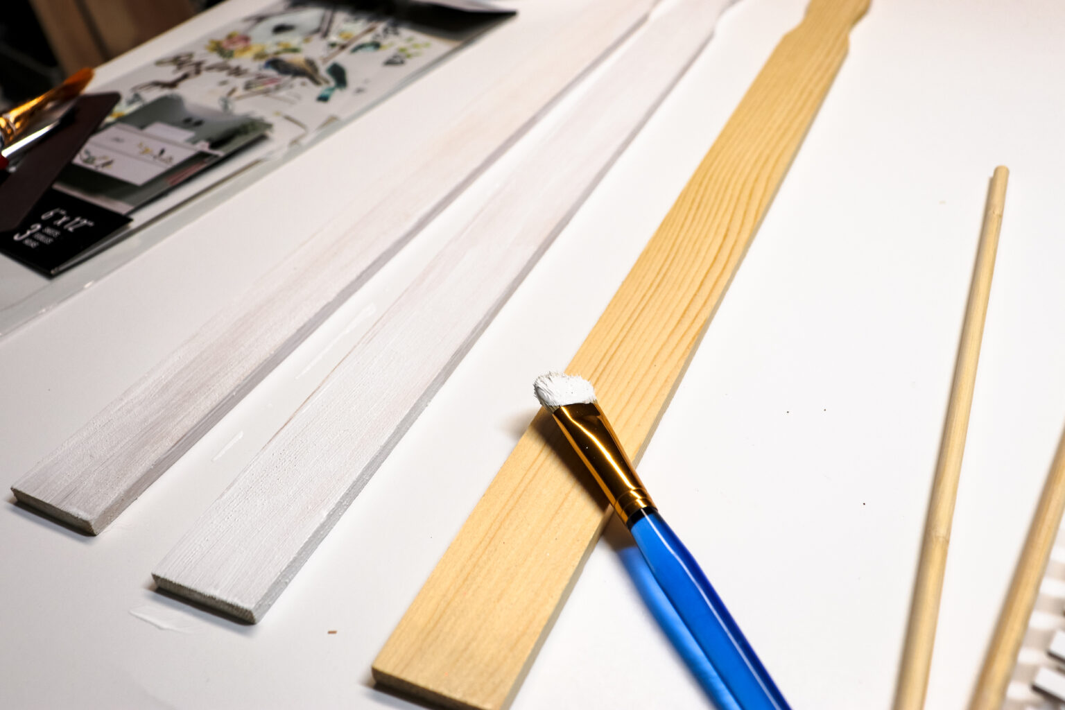 Spring Picket Fence Sign (Using Paint Sticks) - Single Girl's DIY