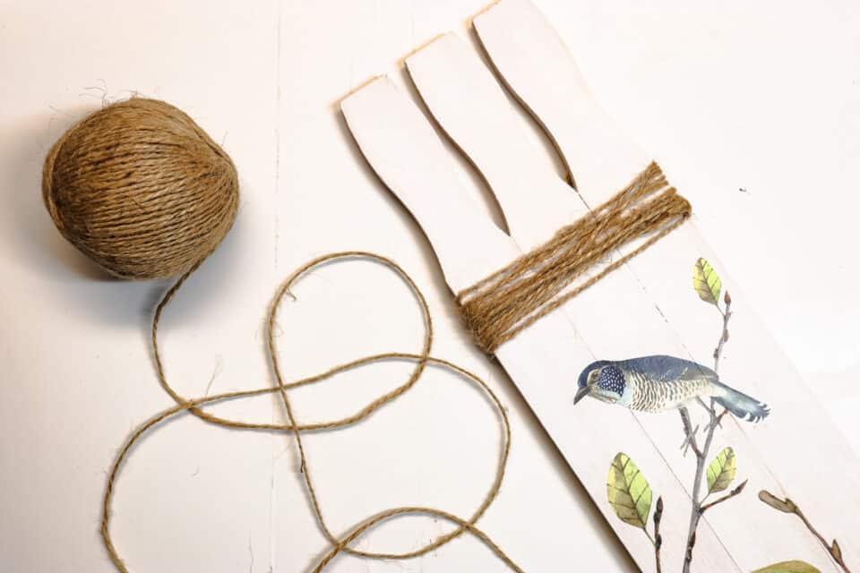 Spring Picket Fence Sign (Using Paint Sticks) - Single Girl's DIY