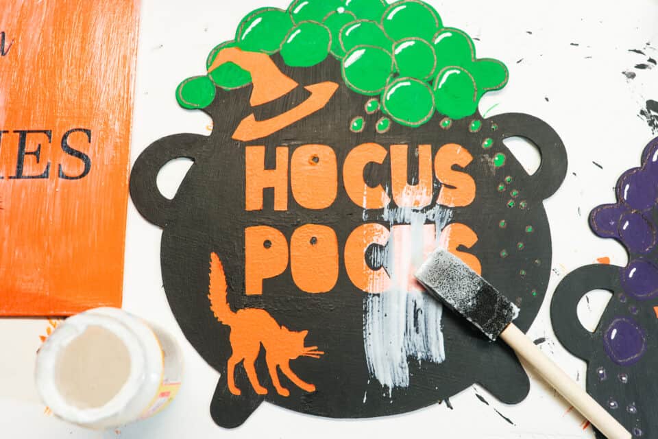 DIY Hocus Pocus Porch Sign - Single Girl's DIY