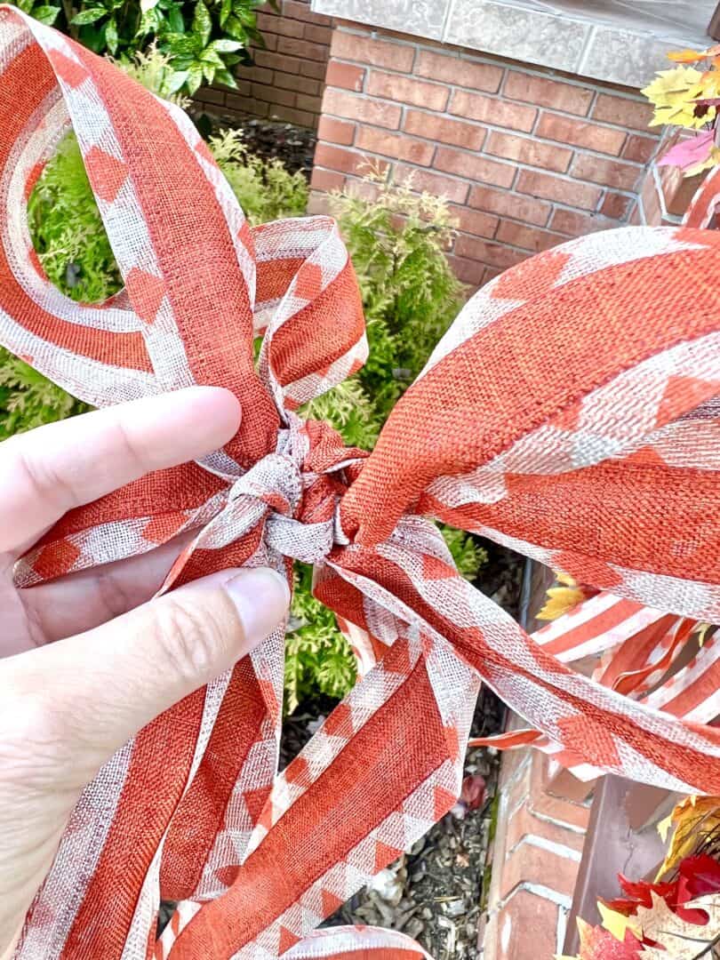 How to Make a Bow with Wired Ribbon (The Easy Way) - Single Girl's DIY