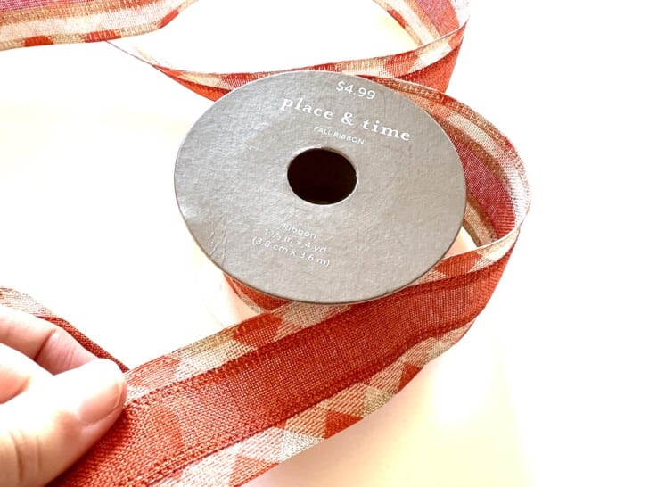 How to Make a Bow with Wired Ribbon (The Easy Way) - Single Girl's DIY