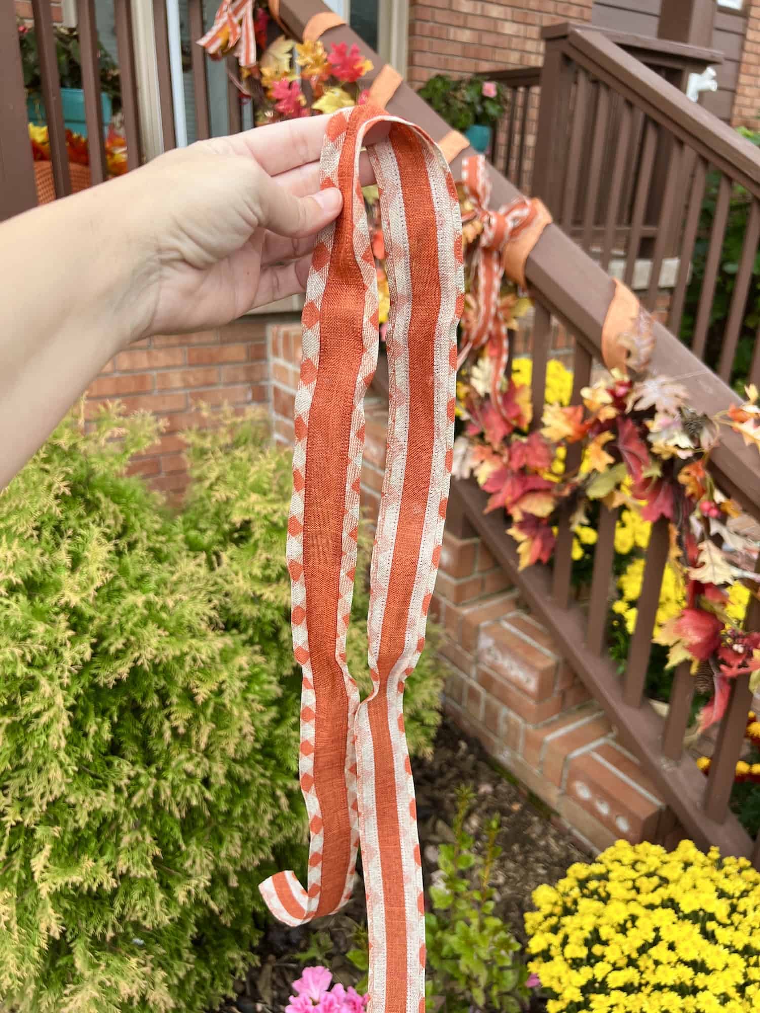 How to Make a Bow with Wired Ribbon (The Easy Way) - Single Girl's DIY