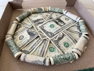 How to Make a Money Pizza - Single Girl's DIY