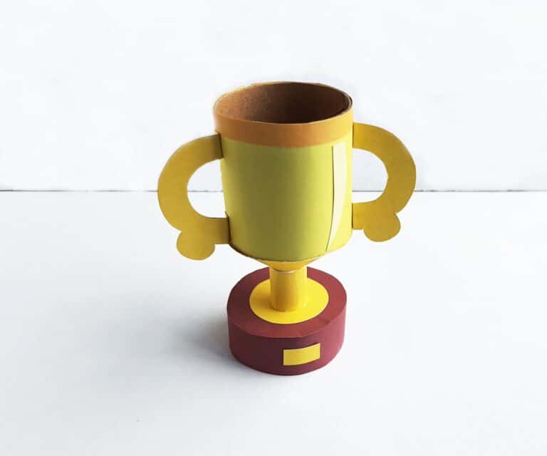 DIY Trophy Using a Toilet Paper Roll - Single Girl's DIY