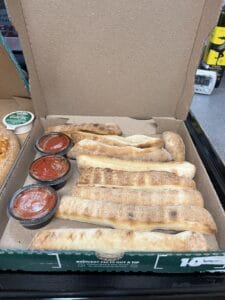 How to Make a Money Pizza - Single Girl's DIY