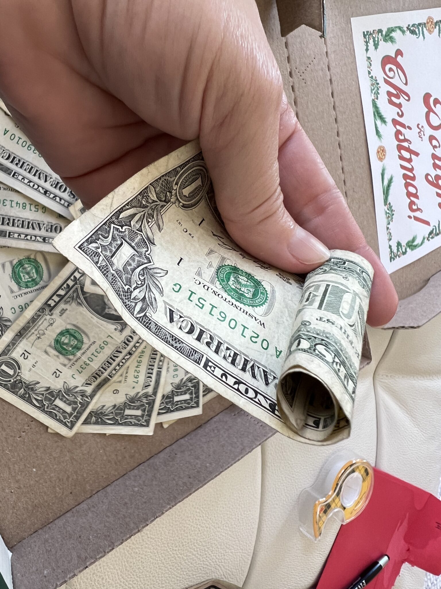 How to Make a Money Pizza - Single Girl's DIY