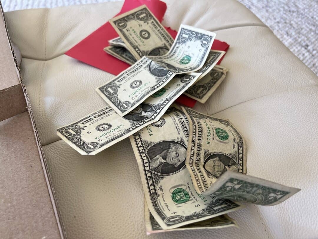 How to Make a Money Pizza - Single Girl's DIY