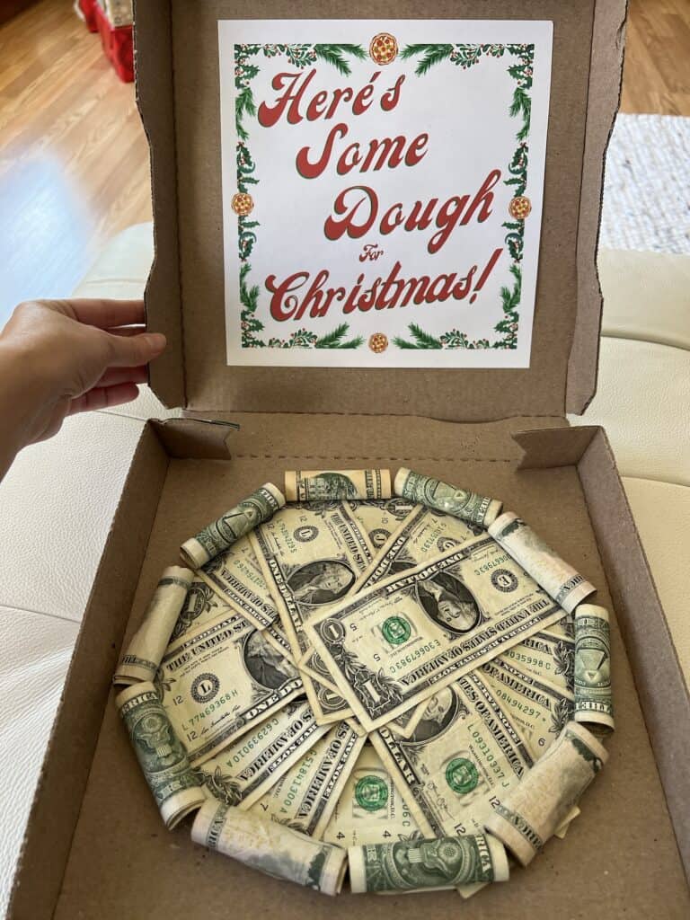 How to Make a Money Pizza - Single Girl's DIY