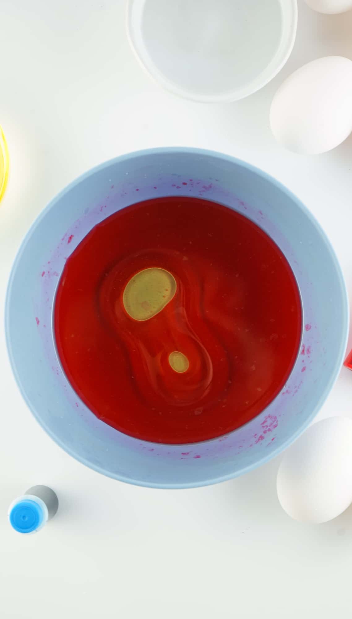 Marbled Easter Eggs: How to Use Cooking Oil for Marbling - Single Girl ...