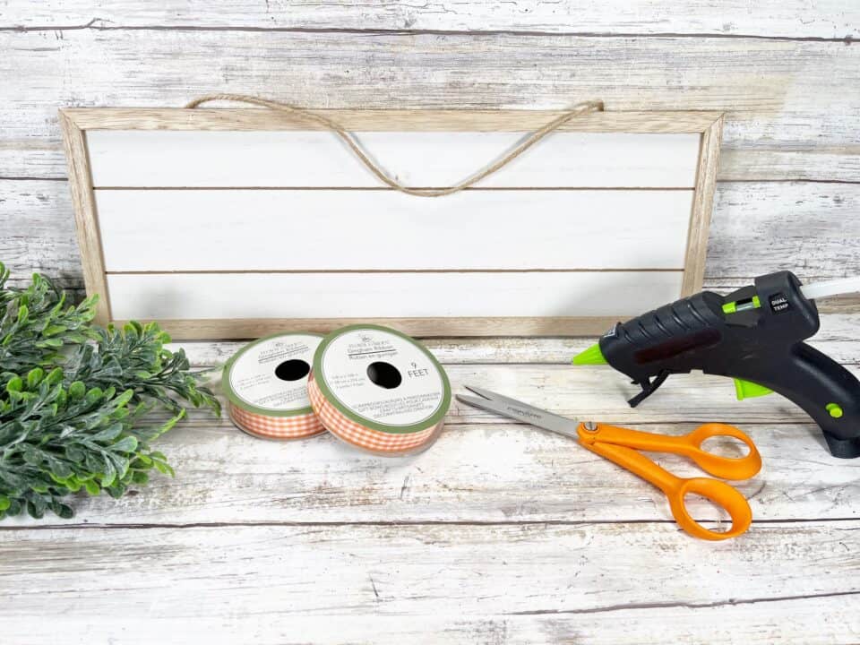 Farmhouse Easter Carrot Sign with Free Pattern - Single Girl's DIY