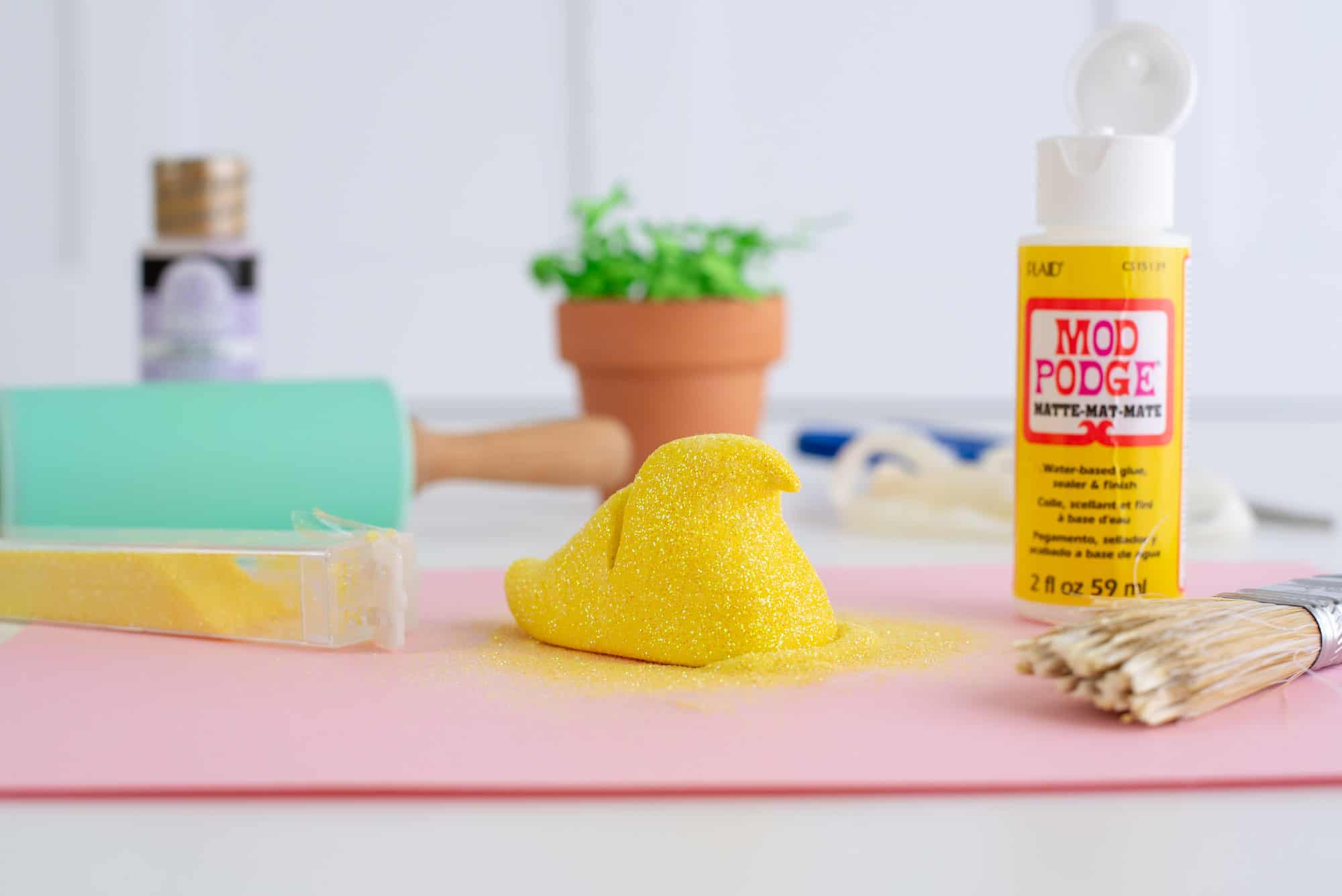 How to Make a Faux Peep: DIY Easter Gift Card Holder - Single Girl's DIY