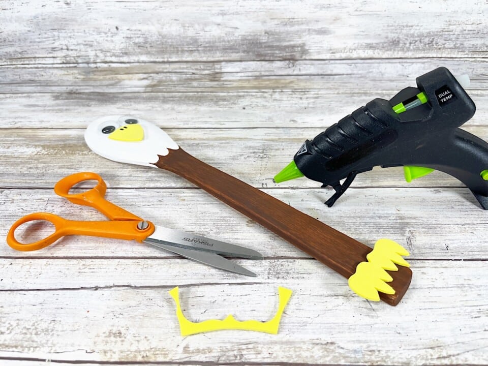 Wooden Spoon Bald Eagle Craft (Dollar Store DIY) - Single Girl's DIY