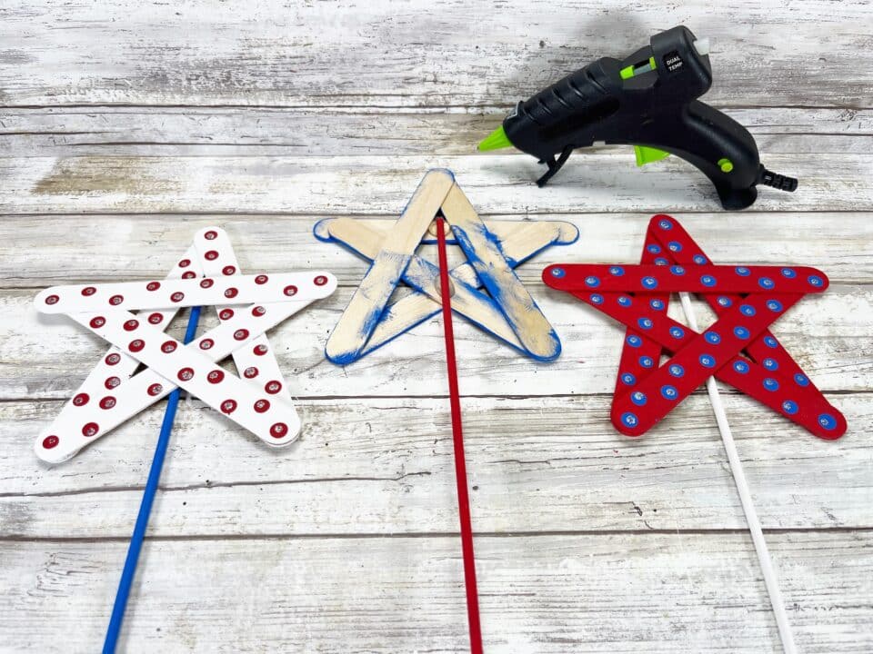 DIY Star Wand (Patriotic Craft for 4th of July, Memorial Day, Veterans ...