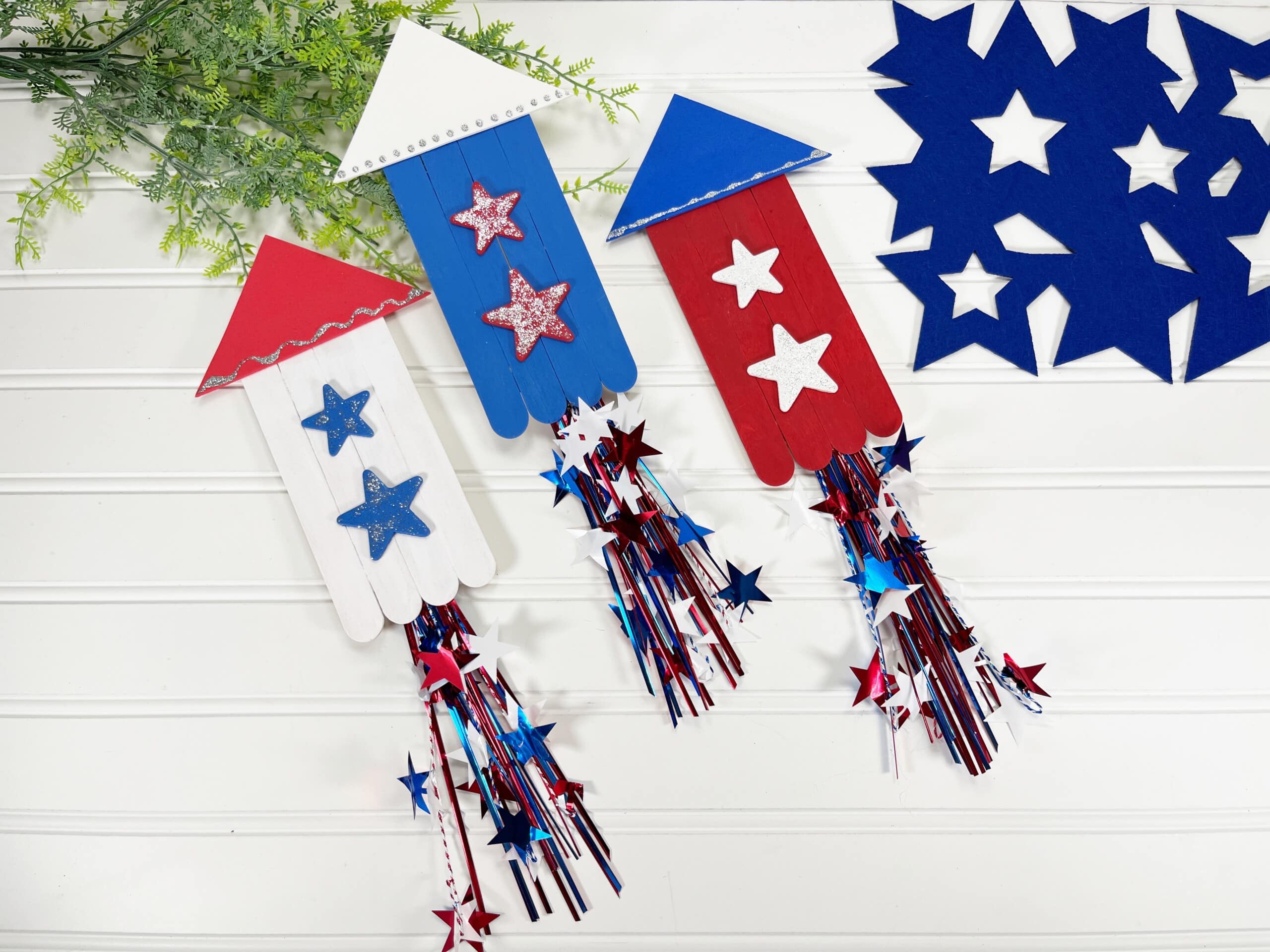 Fourth of July Rocket Craft (Dollar Tree DIY) - Single Girl's DIY