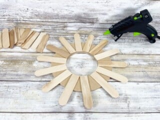 Easy Craft Stick Wreath (Dollar Store DIY) - Single Girl's DIY