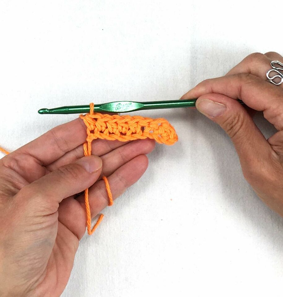 How to do a Half Double Crochet Stitch (hdc) - Single Girl's DIY