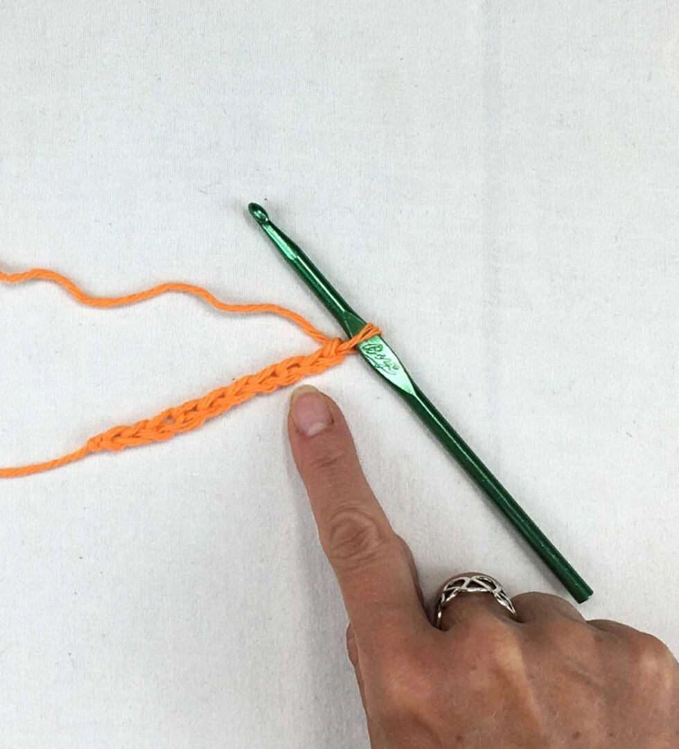 How to do a Half Double Crochet Stitch (hdc) - Single Girl's DIY