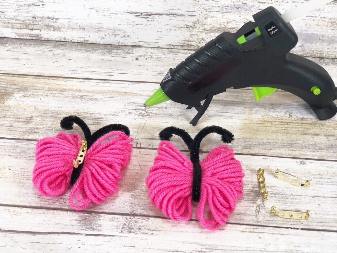 Cute DIY Yarn Butterfly (Use for Magnets, Hair Clips or Pins) - Single ...