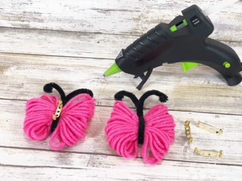 Cute DIY Yarn Butterfly (Use for Magnets, Hair Clips or Pins) - Single ...