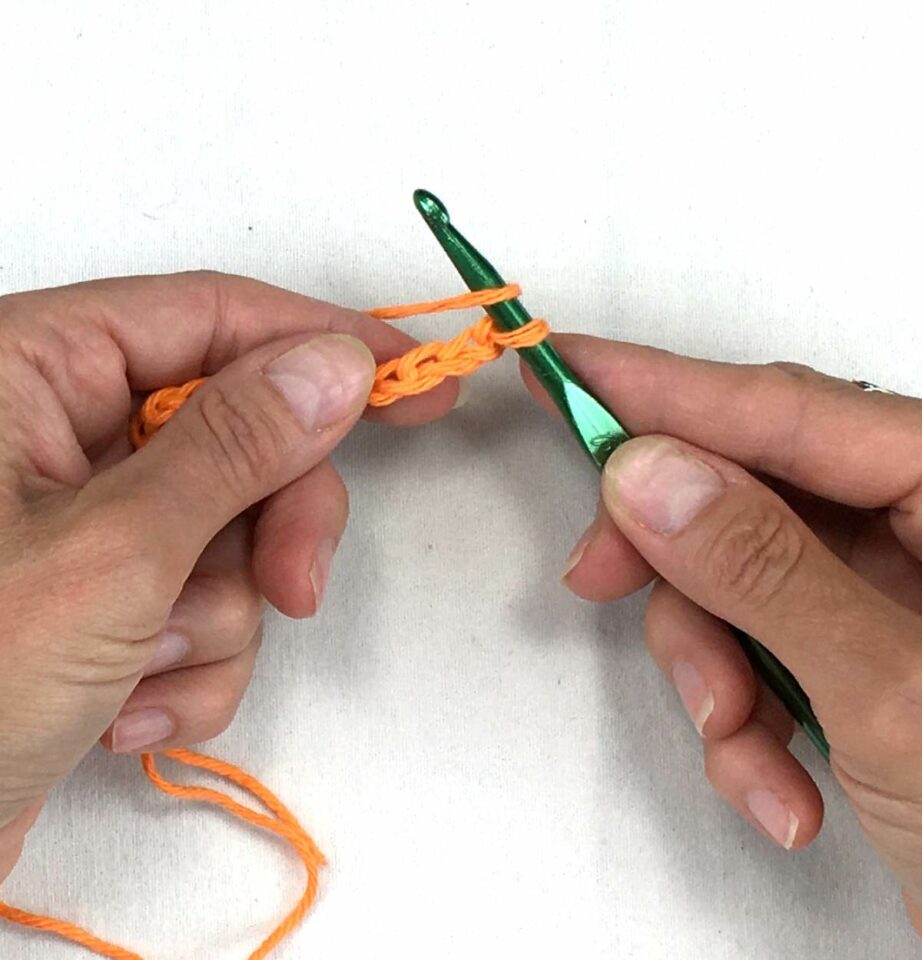 How to do a Half Double Crochet Stitch (hdc) - Single Girl's DIY