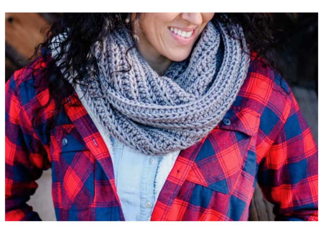 20 Free Infinity Scarf Crochet Patterns (and Cowls) - Single Girl's DIY