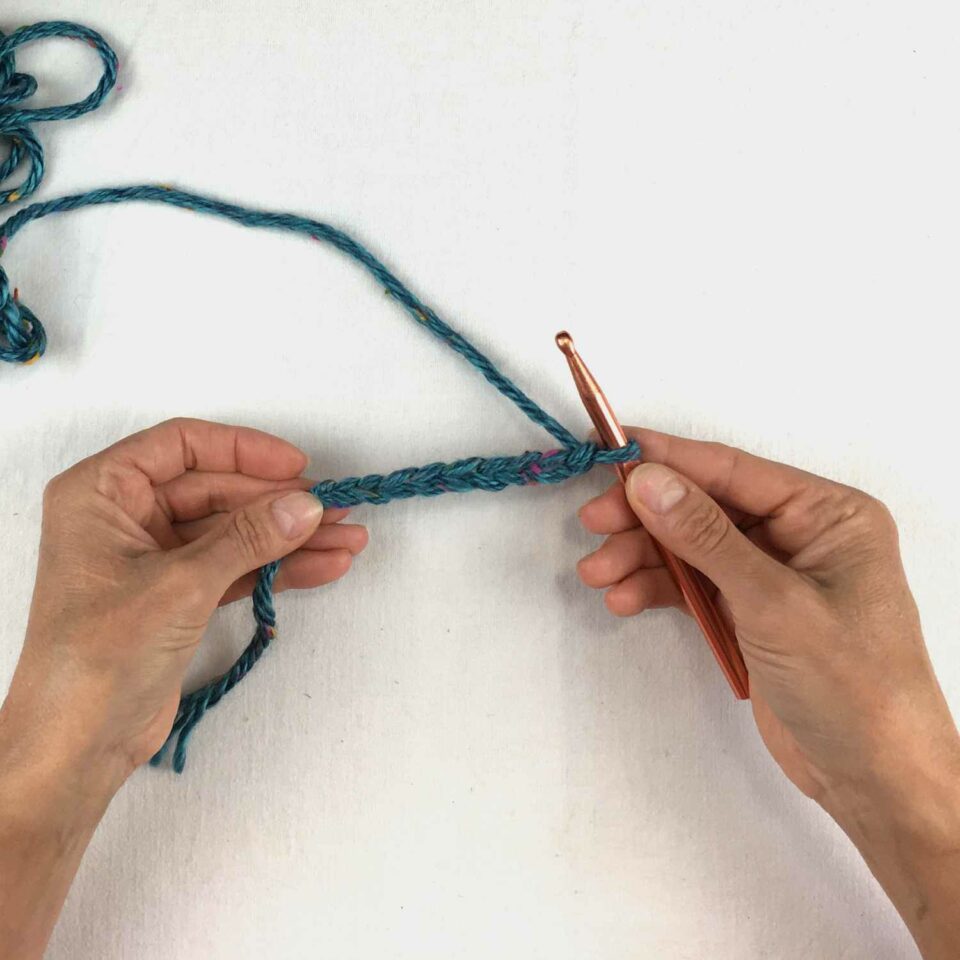 How to Do a Single Crochet Stitch (sc) - Single Girl's DIY