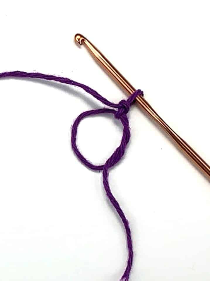 How to Make a Magic Circle in Crochet (Step by Step Guide) - Single ...