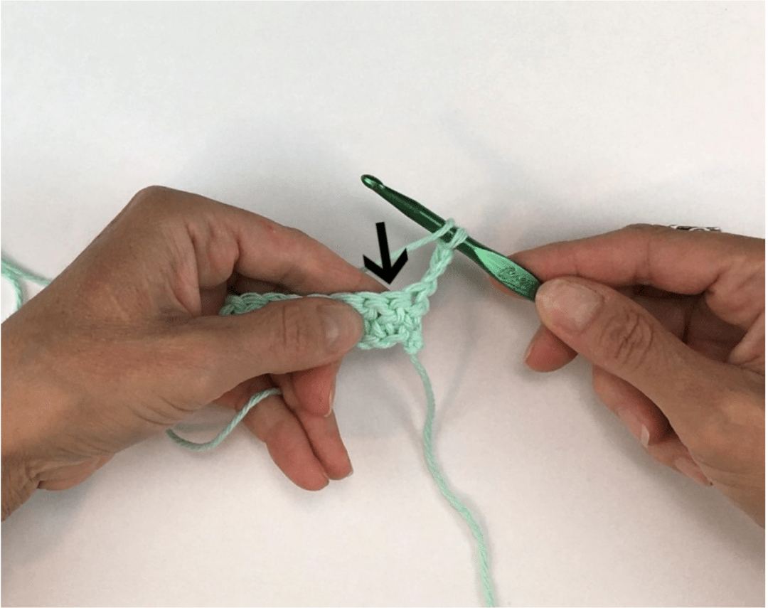 How to Double Crochet (dc) for Beginners - Single Girl's DIY