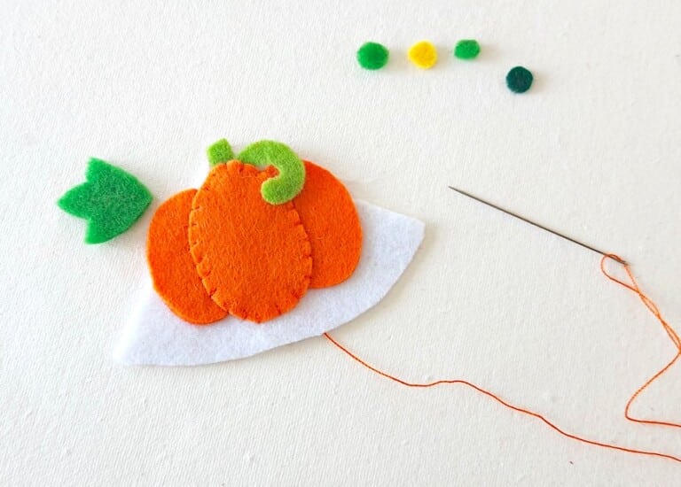 Cute Fall Bookmark Corner (Free Pattern) - Single Girl's DIY